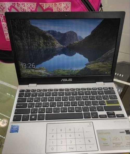 Ноутбук Asus E210M