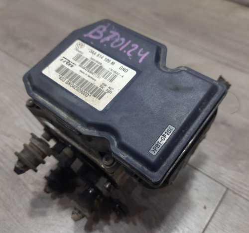 Блок ABS для Volkswagen Passat B7 3AA614109M