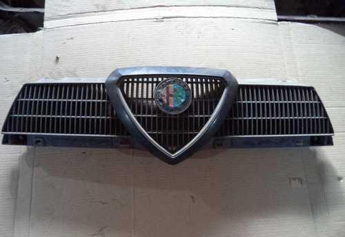 Решетка радиатора Alfa Romeo 155