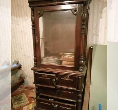 Антикварный буфет