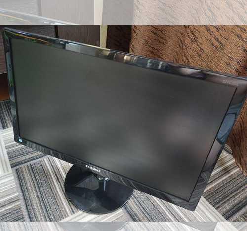 Монитор Samsung 23.6" S24C350BL