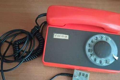 Старый советский телефон СССР