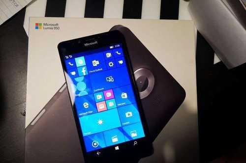 Телефон Microsoft Lumia 950