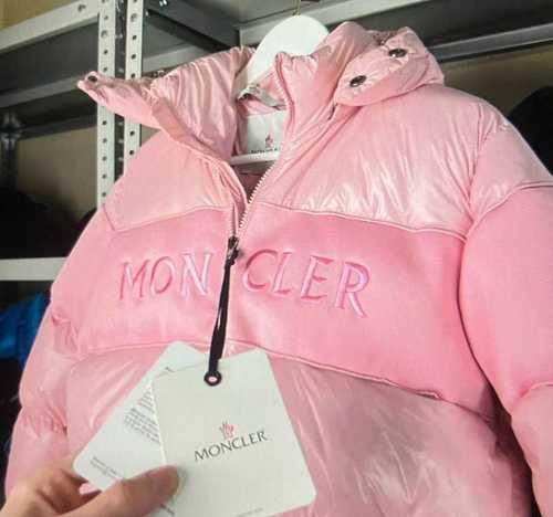 Пуховик moncler розовый