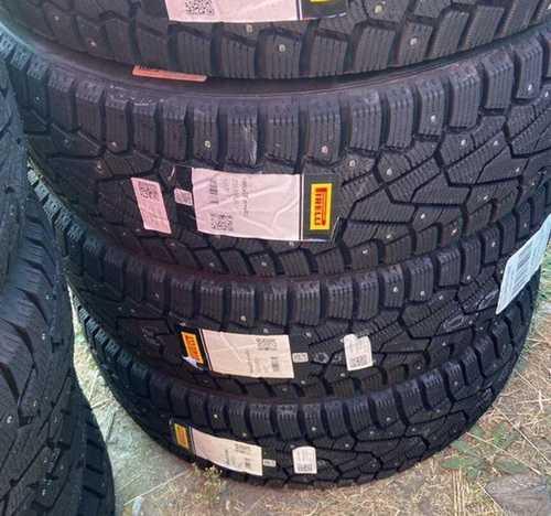 Pirelli Winter Ice Zero 235/55 R20 105T