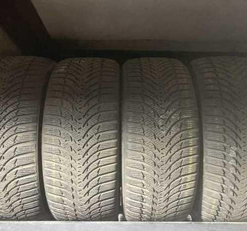 Kumho WinterCraft WP51 215/45 R16 T