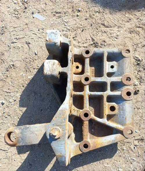 Крепление передней рессоры Man F2000