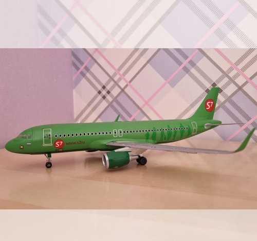 Модель самолета Airbus A320 S7