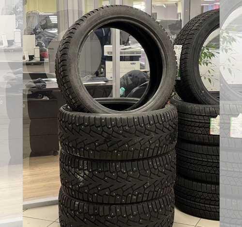 Pirelli Ice Zero 275/40 R22 108H