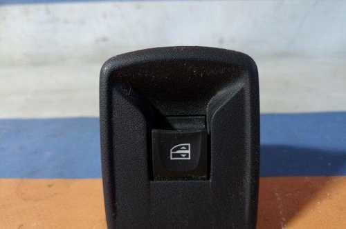 Кнопка стеклоподъемника Renault Sandero 2 1.6