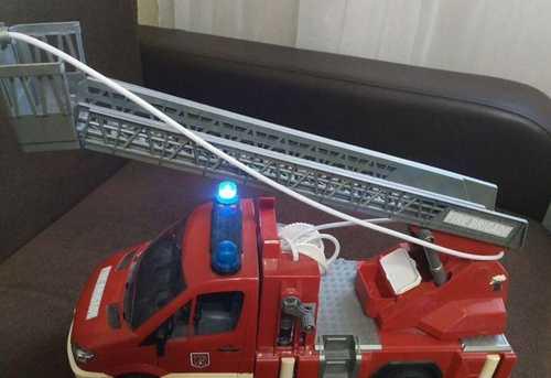 Пожарная/ скорая помощь машина bruder