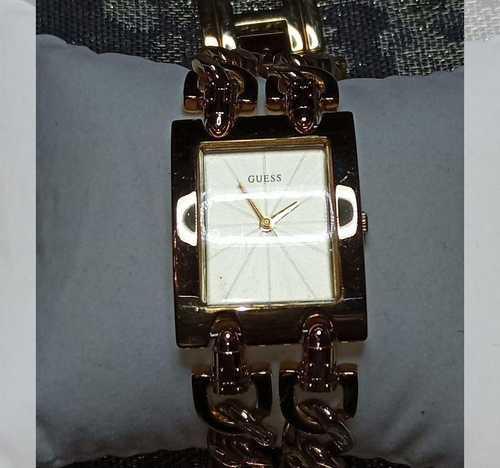 Часы денские Guess