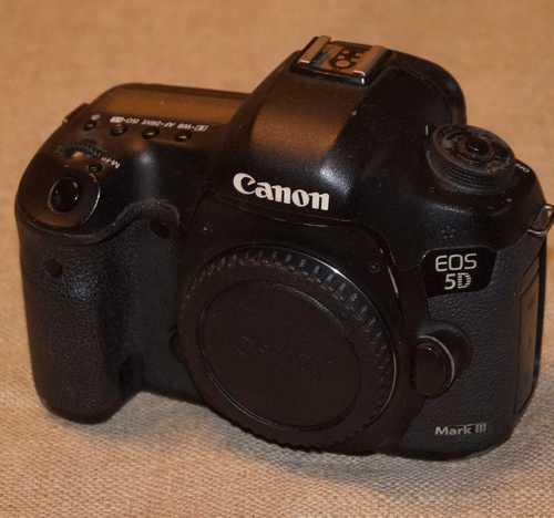 Canon EOS 5D Mark III body