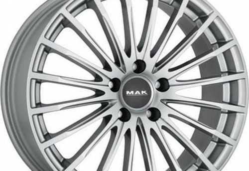 Mak Starlight 7.5x17 5x112 ET 30 Dia 66.6 (silver)