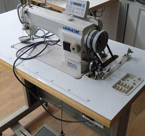 Прямострочная швейная машина б/у JK8900 D4