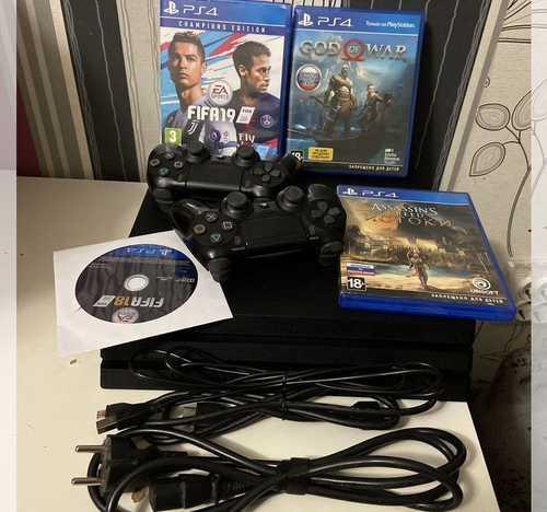 Sony Playstation 4 Pro, 1000 гб, 2 геймпада