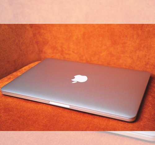 Apple macbook pro 13 2014 8/512Gb (1 цикл)