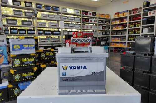 Аккумулятор 54Ah 530A Varta silver кубик обратный