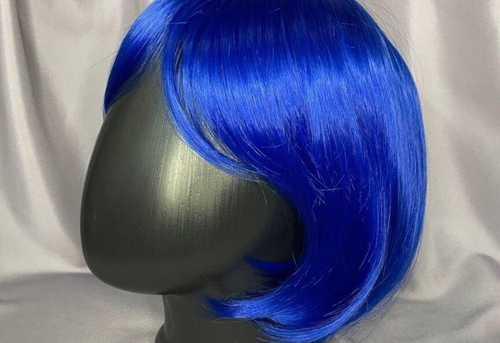 Синий парик, каре с челкой