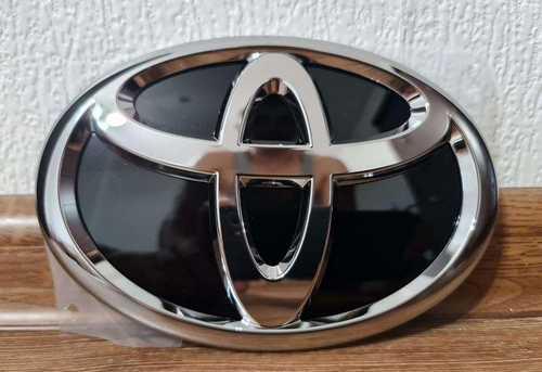 Эмблема крышки багажника Toyota Land Cruiser Prado