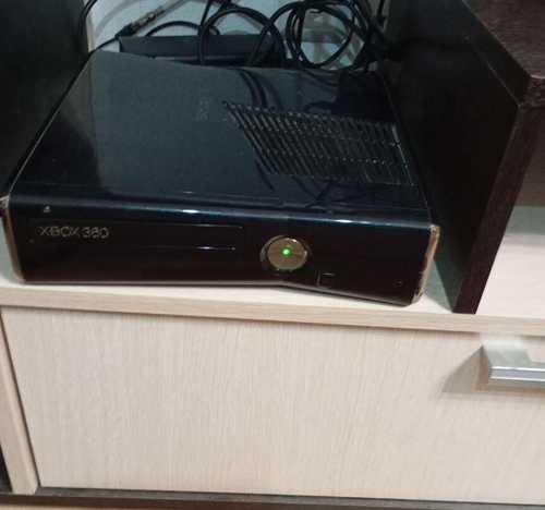 Консоль Microsoft Xbox 360 S console