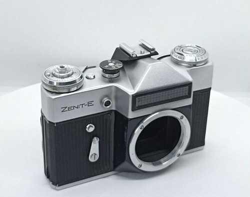 Фотокамера Zenit-E, тушка, застревает шторка