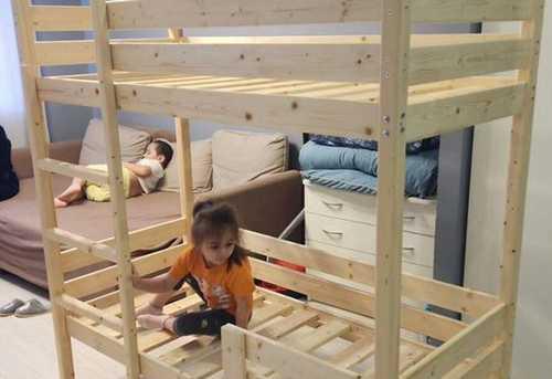 Двухъярусная кровать для детей из массива сосны