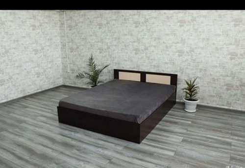 Кровать двухспальная 180х200 без матраса