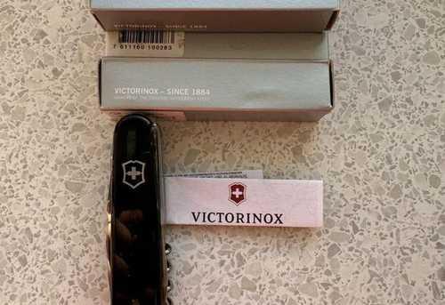 Нож victorinox 1.3713.3 huntsman black