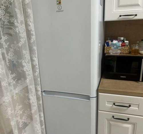 Холодильник Atlant состояние нового