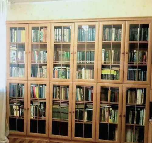 Книжный шкаф-витрина