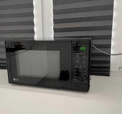 Микроволновая печь LG MS-2042DB