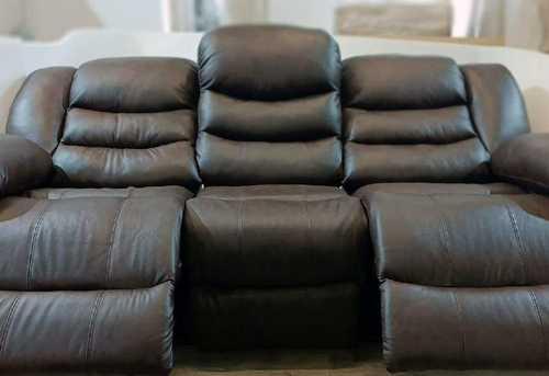 Трехместный диван с реклайнером в натуральной коже