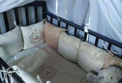 Бортики подушки в детскую кроватку с балдахином