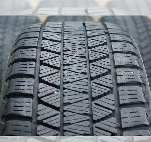 Bridgestone Blizzak DM-V3 225/55 R18 98Q
