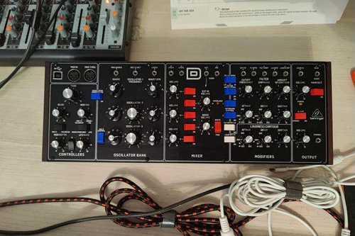 Behringer Model D