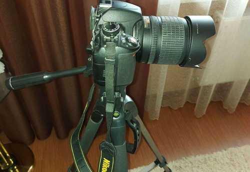 Зеркальная камера Nikon D3100