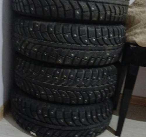 Gislaved ArcticControl 185/65 R14 и 185/65 R14 88H