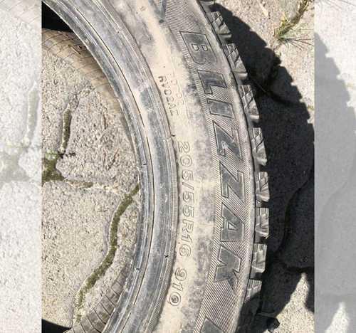 Bridgestone Blizzak Ice 205/55 R16