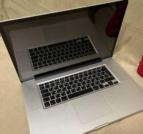 Apple macbook pro 17 2011