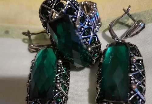 Комплект зелёный серьги и кольцо большие сплав