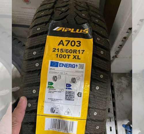 Aplus A703 215/60 R17 100T