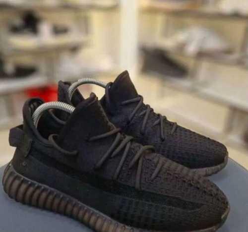 Кроссовки мужские Adidas Yeezy Boost 350 39-40 р