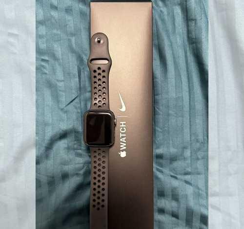 Apple Watch Nike SE 44 mm SpaceGray