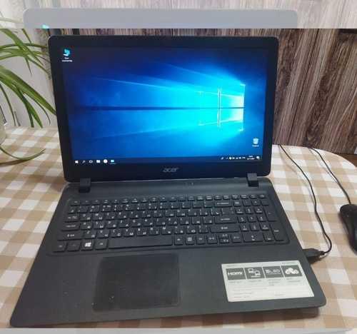 15.6" Acer Aspire ES1-524, E2, RAM 2 ГБ, 128 ГБ, Radeon R2