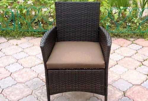 Кресло из ротанга, садовая мебель