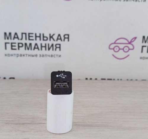 Разъем AUX / USB BMW 5 G30/G31 G20 2020