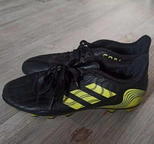 Продам футбольные бутсы. Модель adidas copa