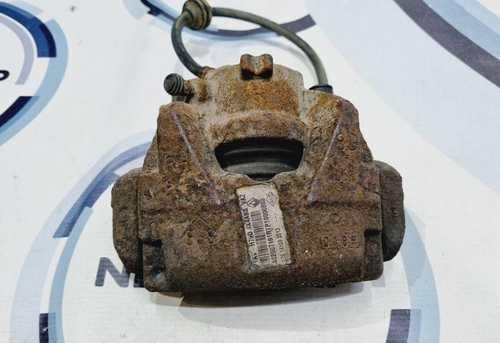 Суппорт передний правый Renault Duster 1 F4R 2013