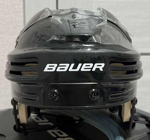 Продам хоккейный шлем bauer